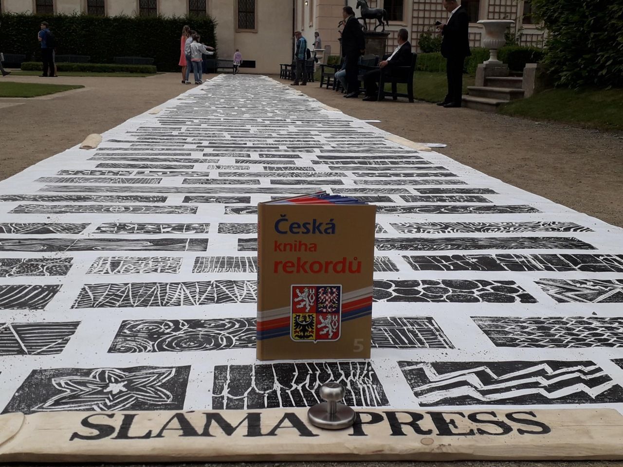 SLÁMA PRESS Reference SLÁMA PRESS